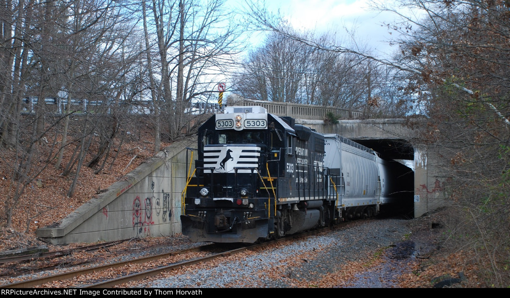 NS 5303 leads D&DR RR's RP-1 beneath the Route 57 overpass